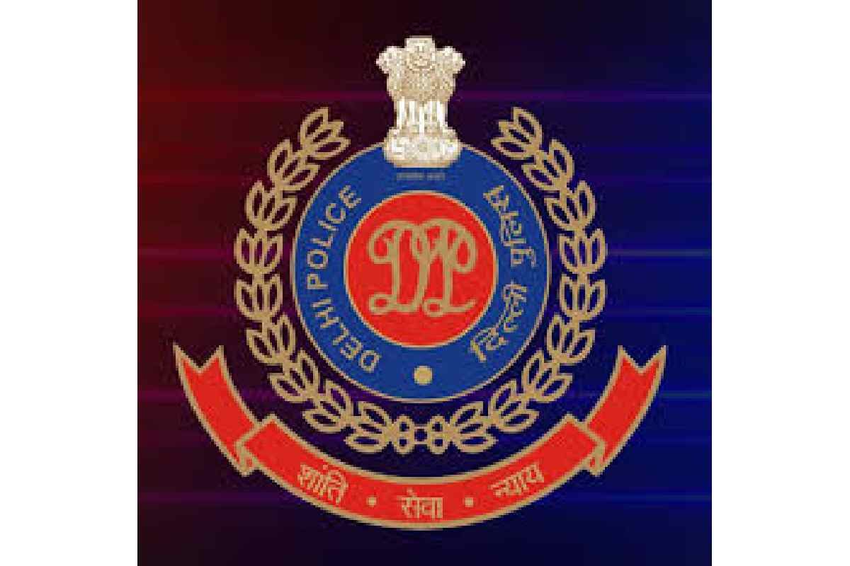 Delhi Police apprehends female thief gang in Metro; five held THE NEW ...
