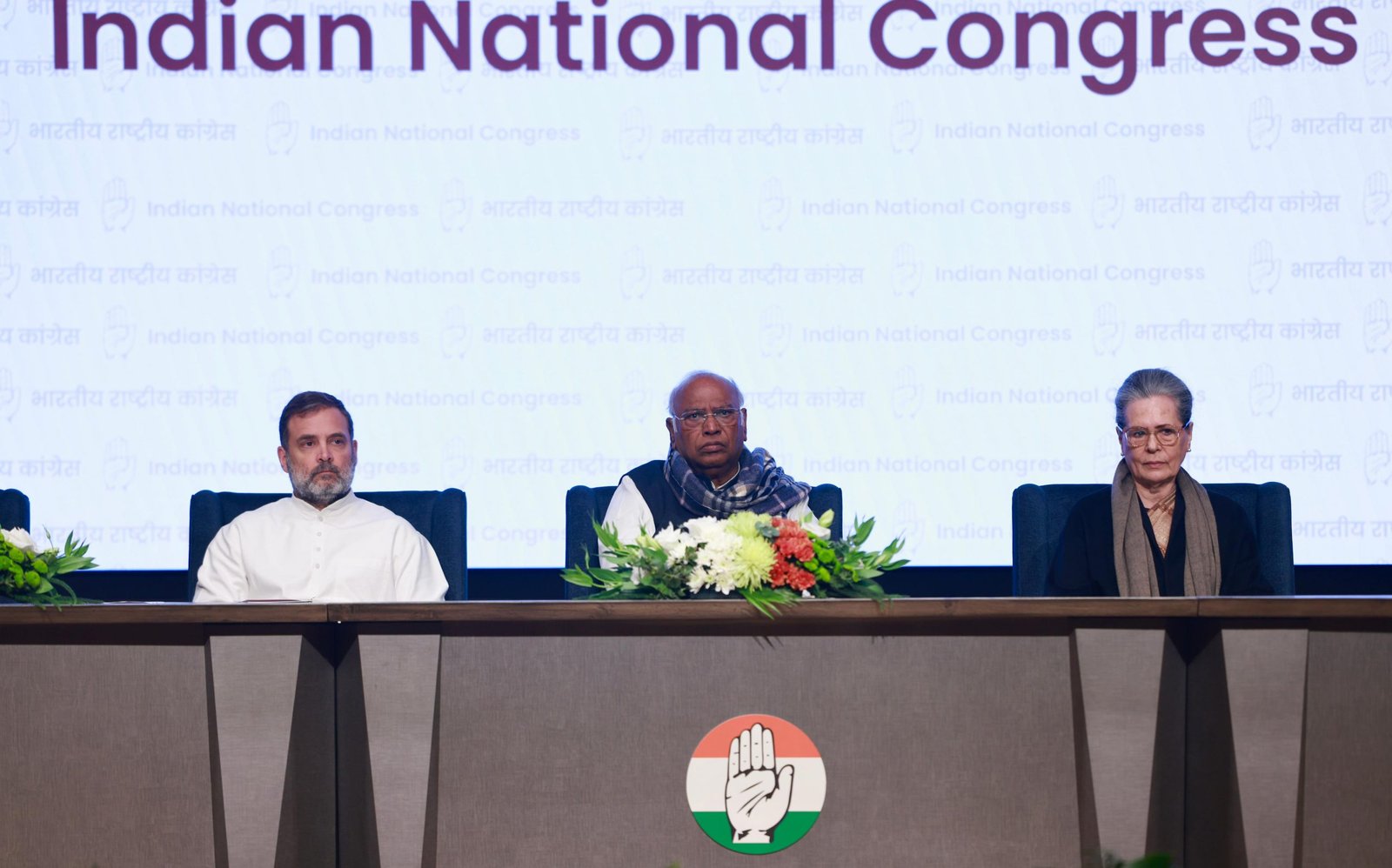 Congress moves to 'Indira Bhawan’; Sonia Gandhi inaugurates new ...